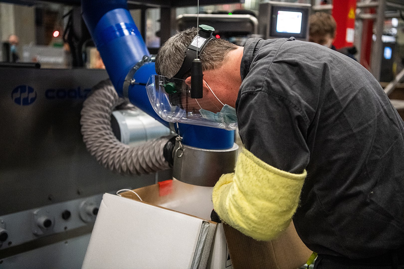 Illustration – Pfizer factory in Puurs, Belgium. - PanSci 泛科學